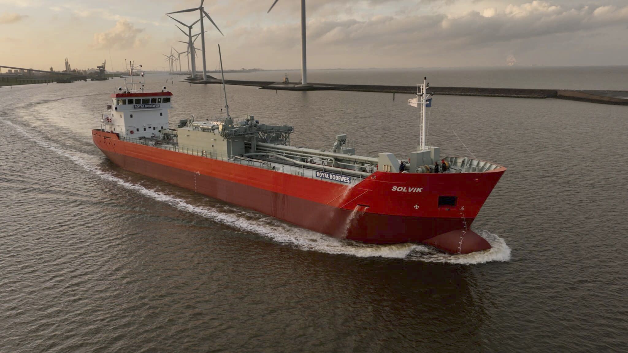 Cement carrier cargo ship - Solvik - Royal Bodewes - ice-class / hybrid