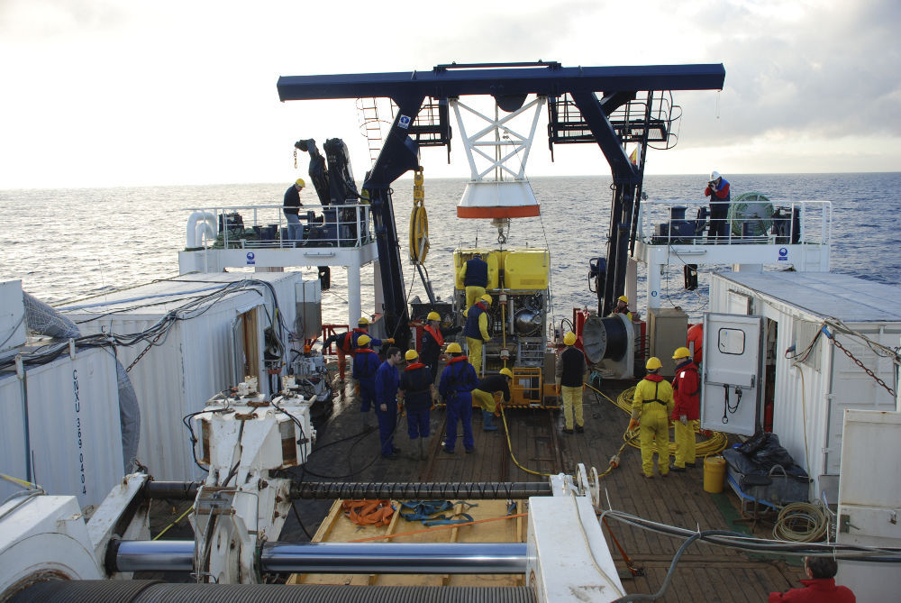 ROV launch and recovery system - Sarmiento de Gamboa - Industrias Ferri ...