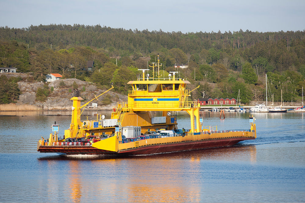 Steel car ferry - Venus - UKI Workboat