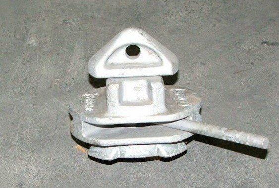 Breech base type container lashing twist lock - B-22 - CONTAINER TECHNICS