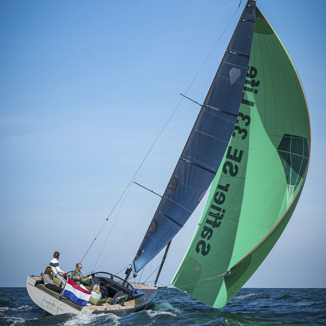 Day-sailer - SE 33 LIFE - Saffier Yachts - with bowsprit / twin ...