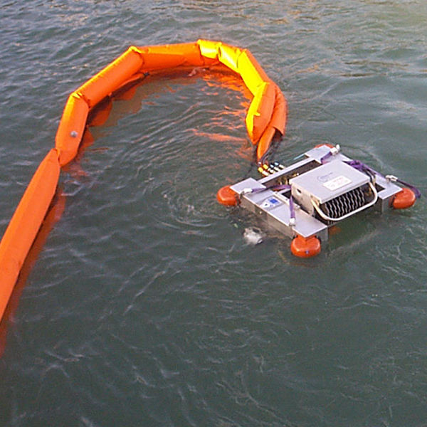 Disc oil skimmer - Komara Star - Vikoma International - sheltered ...