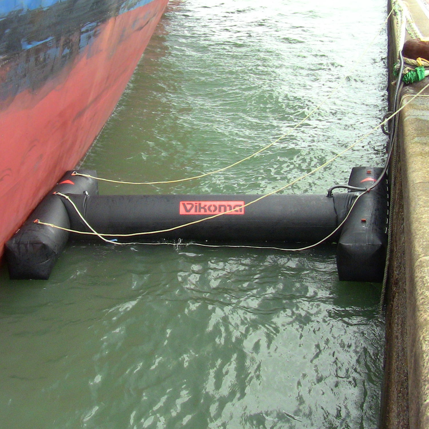 Pollution control boom - VikoSeal - Vikoma International - floating ...