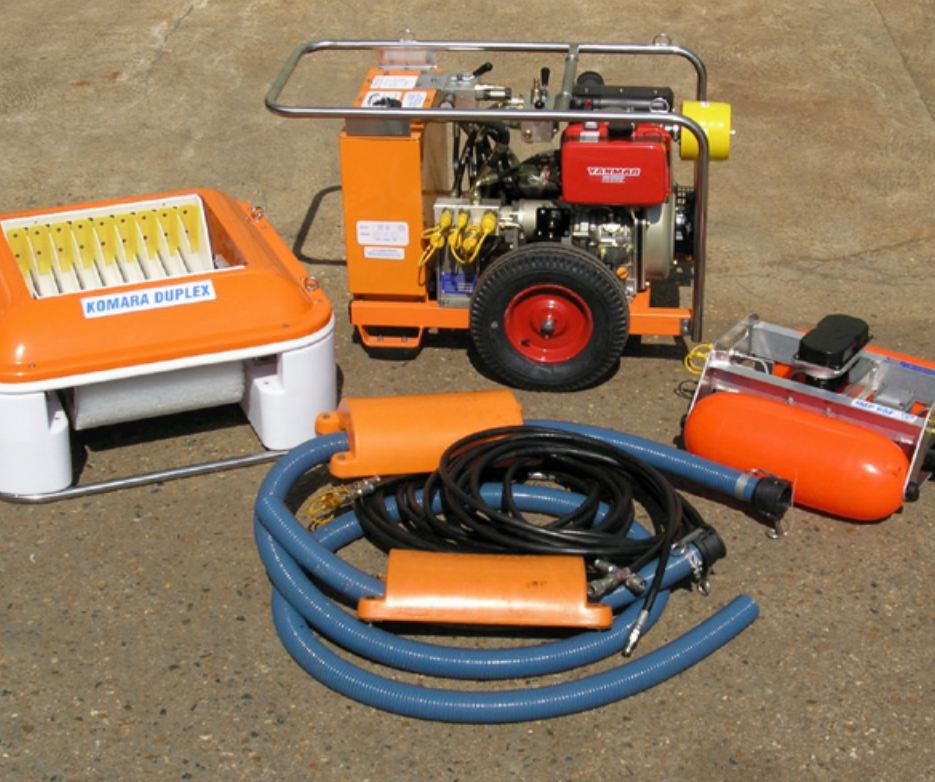 Disc oil skimmer - Komara 15 Duplex - Vikoma International - oleophilic ...