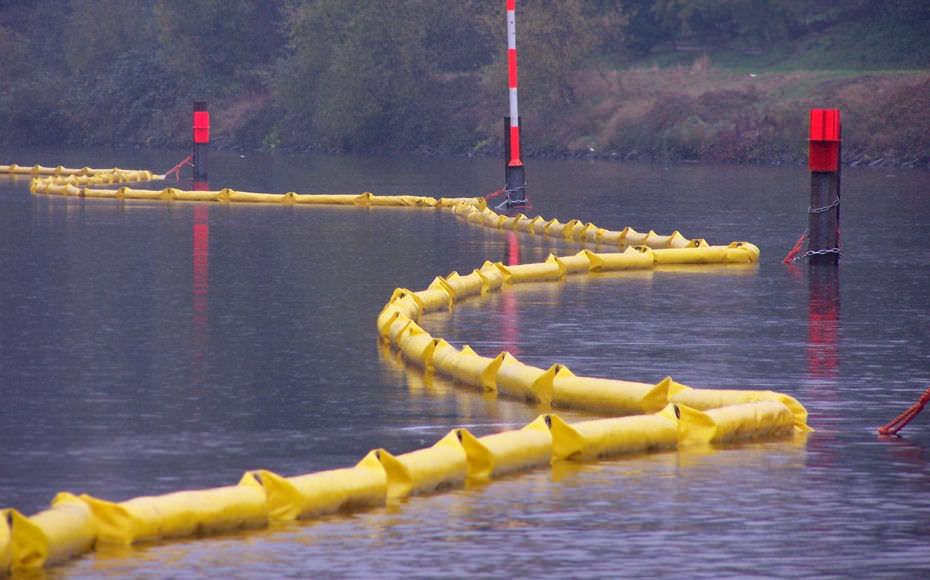 Pollution control boom - HYDROTECHNIK LÜBECK GMBH - inflatable / river