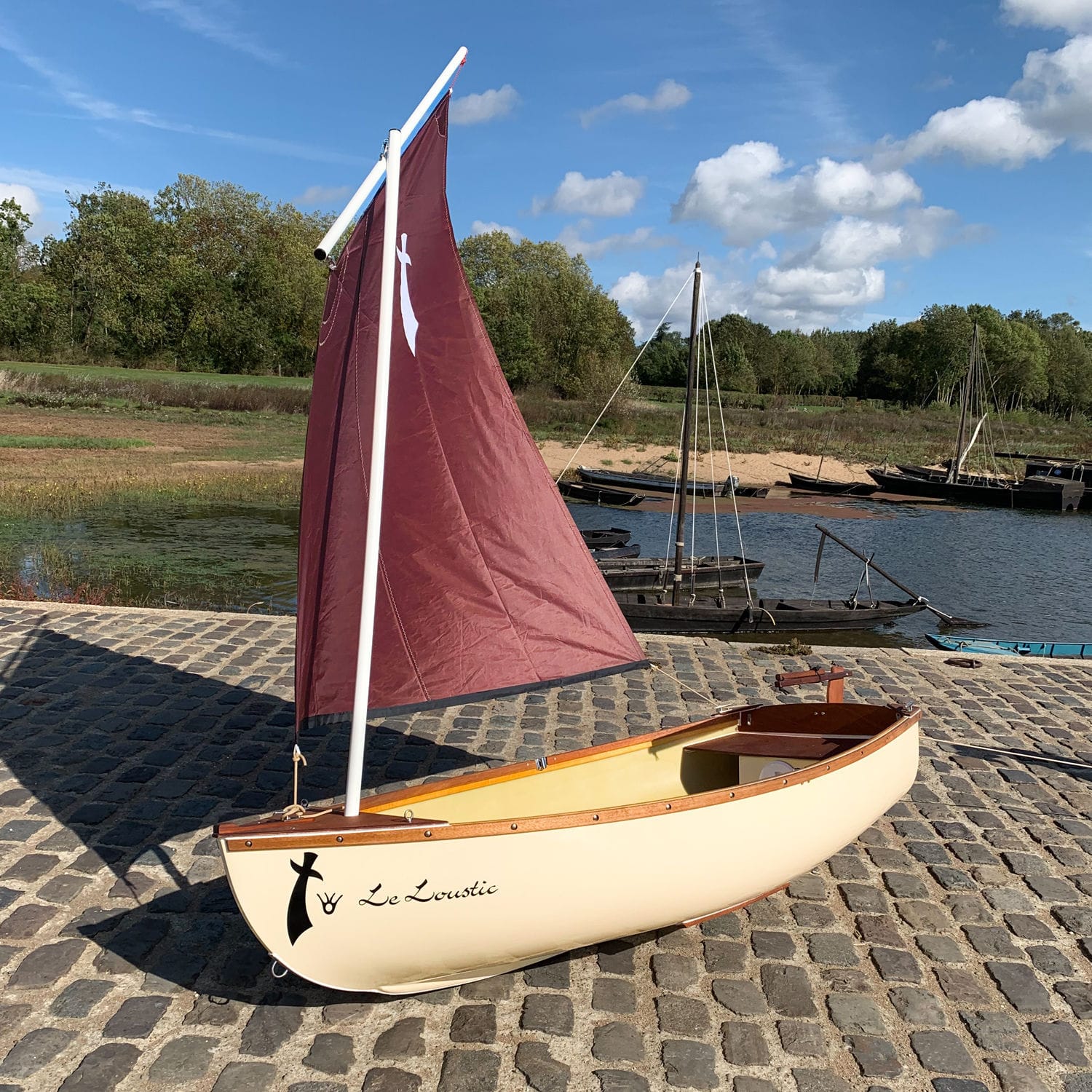 Single-handed sailing dinghy - Le Loustic - Ateliers de La Gazelle des ...