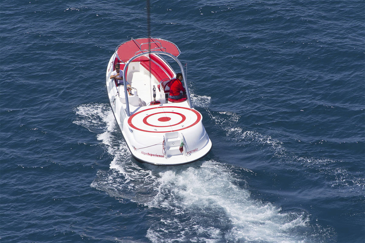 Inboard parasail boat - Cherokee 30 - Commercial Towables - center ...