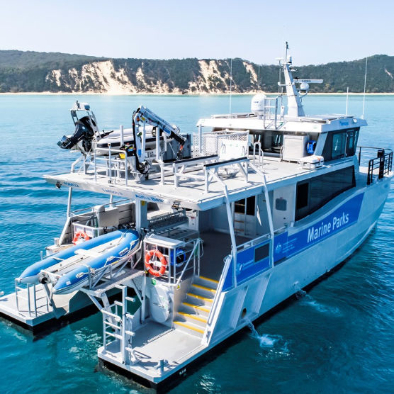 Dive support boat - Tamoya - Incat Crowther - landing craft / inboard ...
