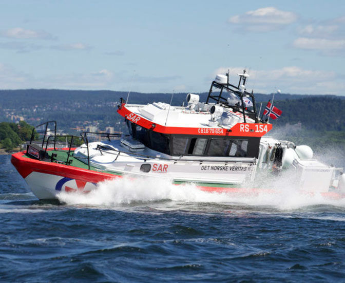 Professional rescue boat - 14 M FAST - Swede Ship Marine AB - composite ...