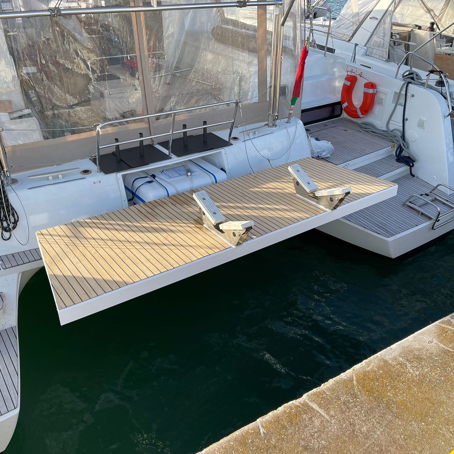 Tender platform - Tenderlift - for catamarans / lifting / custom