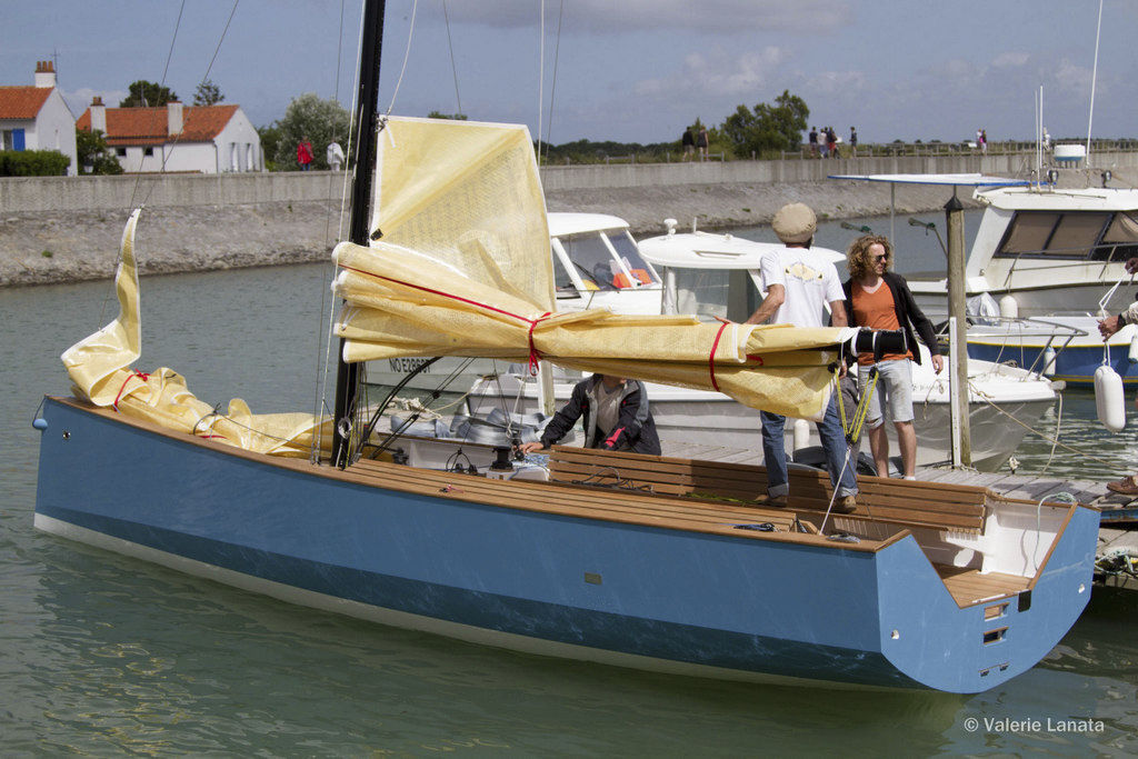 Dayboat sailboat - Tröll 26 - CHANTIER DES ILEAUX - open transom ...