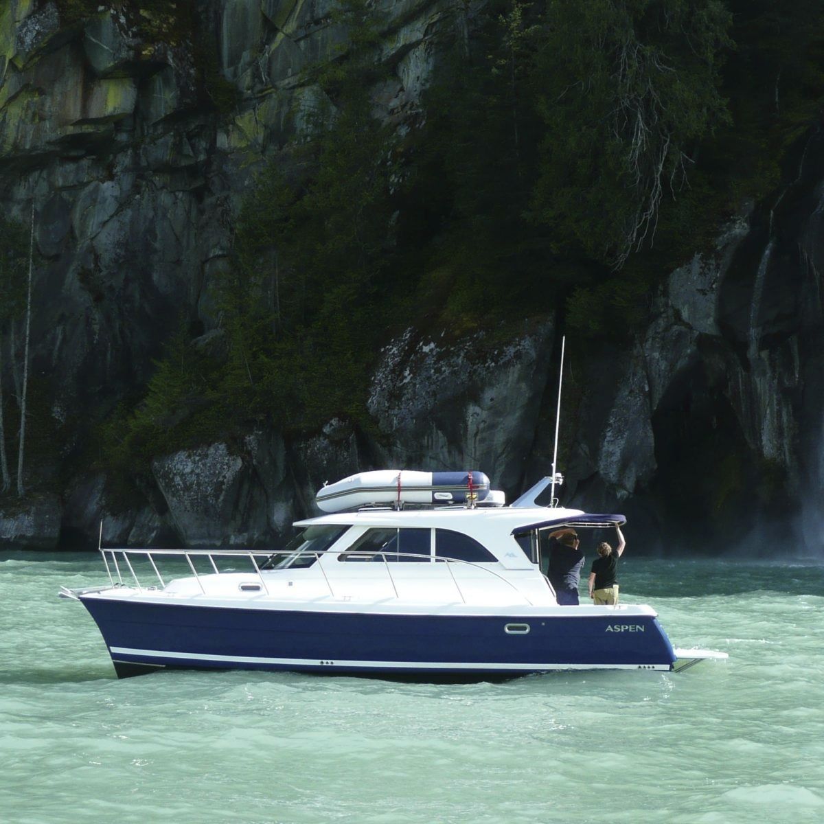 Catamaran cabin cruiser - C90 - Aspen Power Catamarans - inboard / with ...