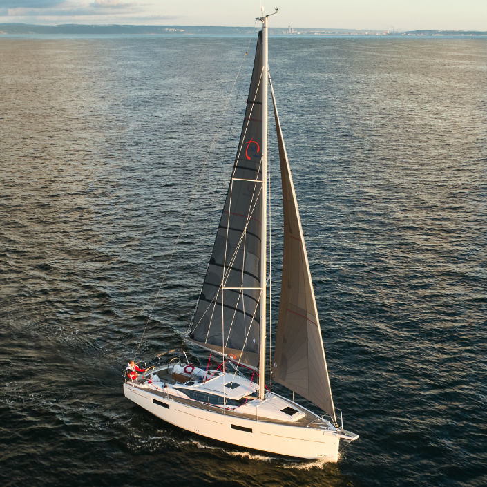 Cruising sailboat - Maxus 35 - Northman Krysztof Stepniak - 3-cabin / 6 ...