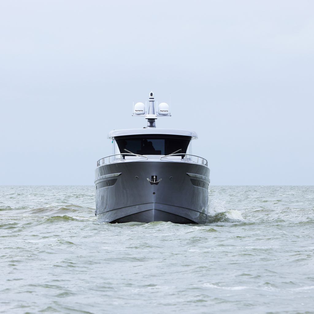 Cruising motor yacht - UNIQUE - Steeler Yachts - wheelhouse / IPS / 2-cabin