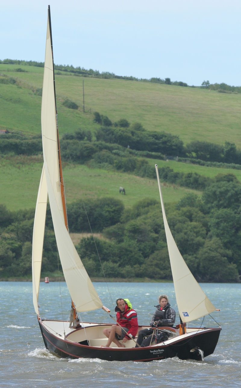 Day-sailer sailboat - BayRaider 17 - Swallow Yachts - open transom / ketch