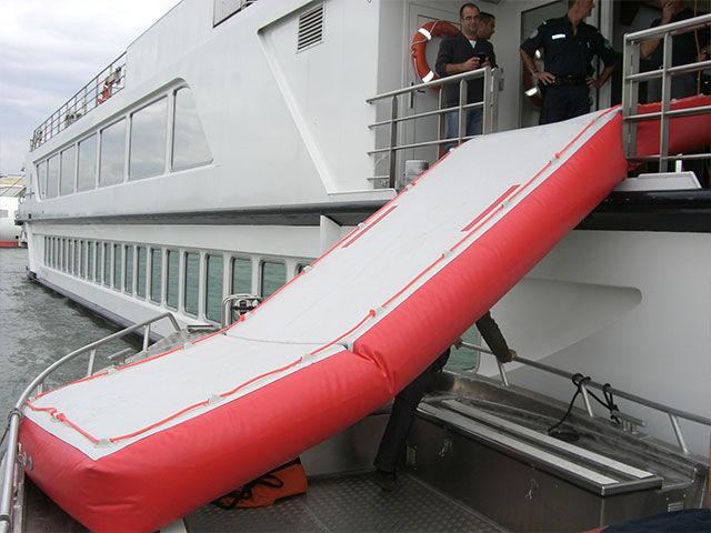 Ship marine evacuation slide - atic - for yacht