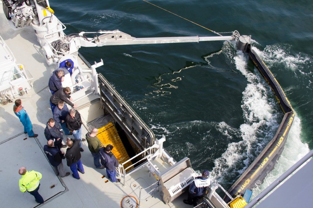 Brush oil skimmer - LORS - LAMOR - for ships