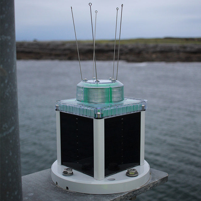 Dock signalling light - 2-3 NM - JFC Manufacturing Co - LED / solar ...