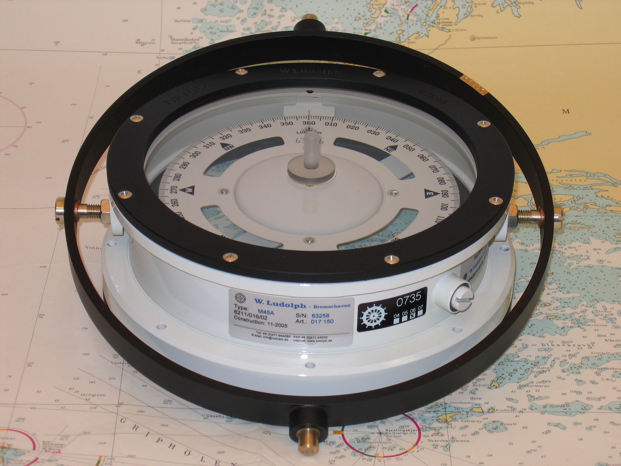 Ship steering compass - M35A - W. Ludolph - magnetic / horizontal ...