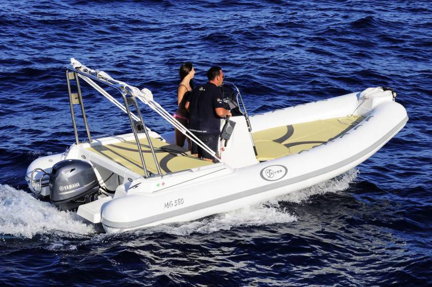 Outboard inflatable boat - MG 580 - SAVER S.R.L. - rigid / center ...