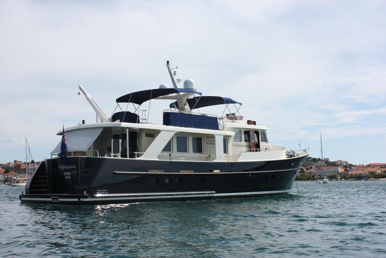 Inboard trawler - Delfino 65 - De Alm - flybridge / steel
