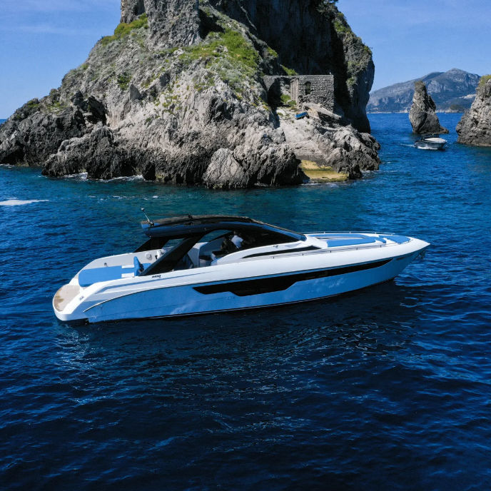 Inboard express cruiser - 45 HT - Marine Yachting - twin-engine / hard ...