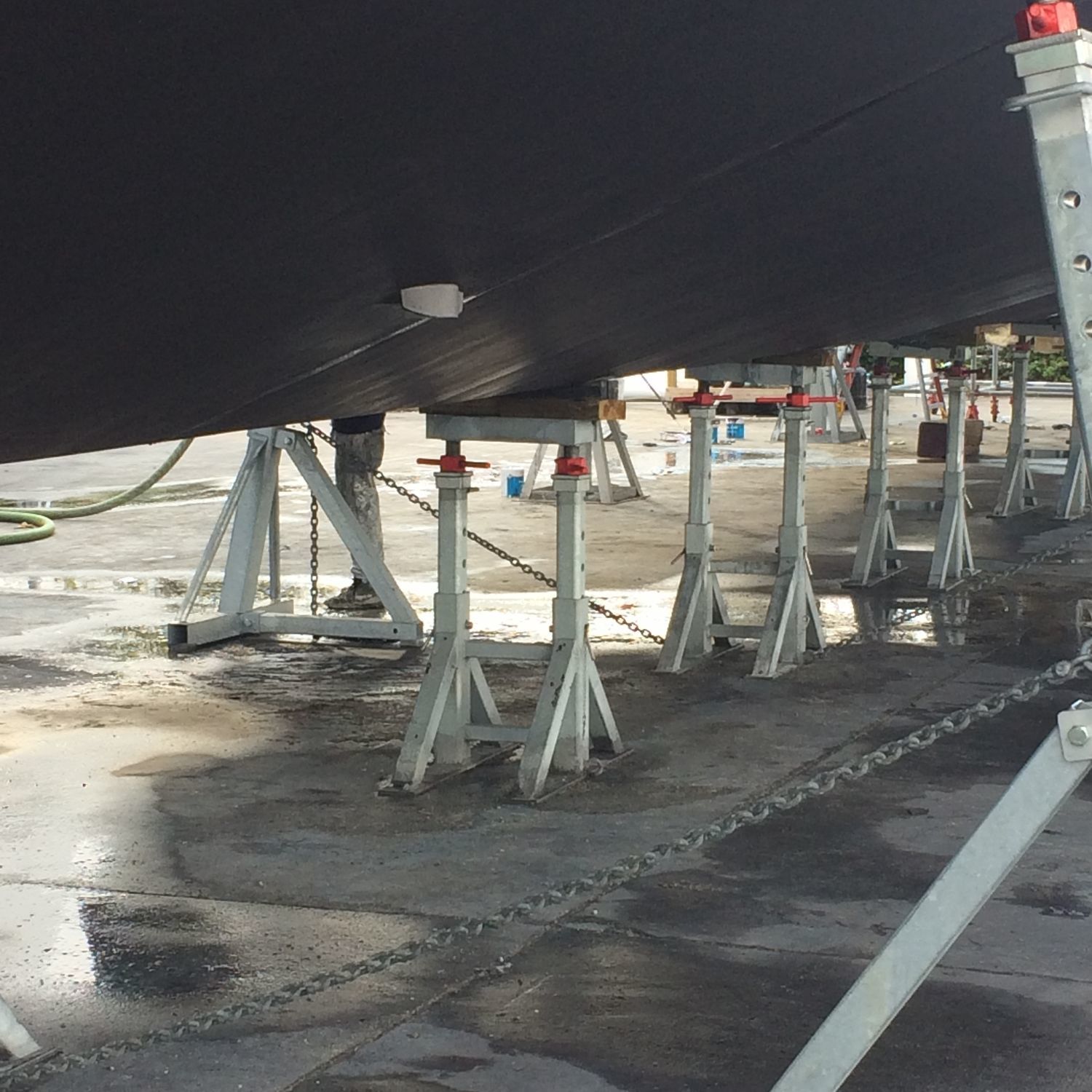 Motor boat boat stand - TAR2T 40 h. 16/24 - Naval Tecno Sud ...