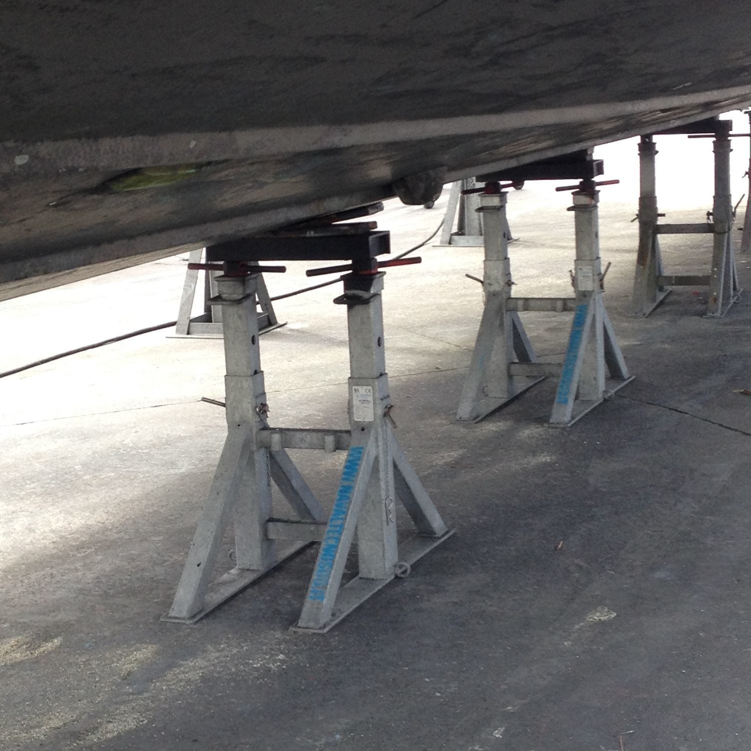 Motor boat boat stand - TAR2T 60 h. 08/12 - Naval Tecno Sud ...