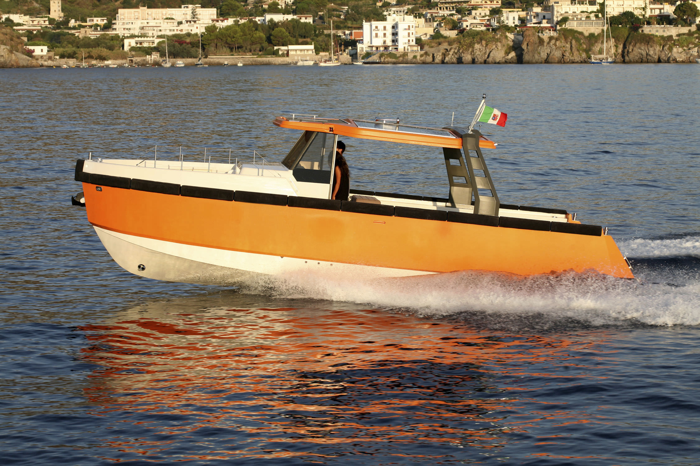 Solar powered express cruiser - EC 30 - ETHOS - hybrid / open / 12 ...