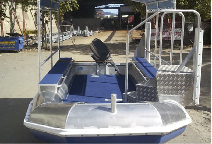 Utility boat - PONTOON ALLOY DUCK - English Engineering - outboard ...