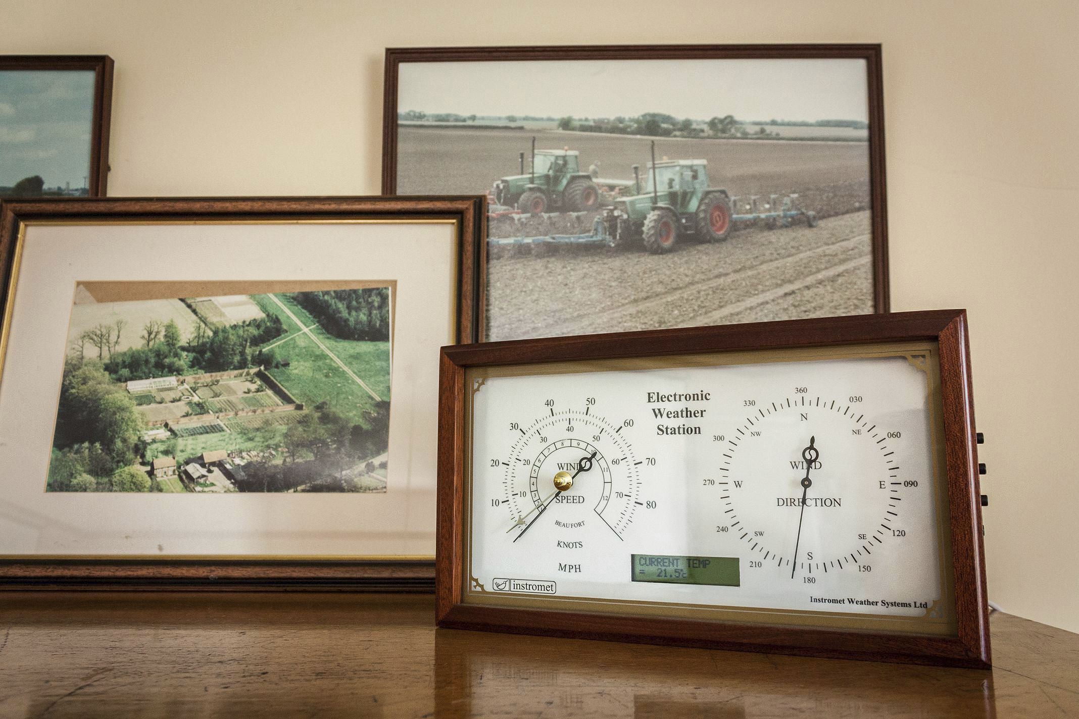 Analog weather station - Atmos N & NT series - Instromet Weather ...