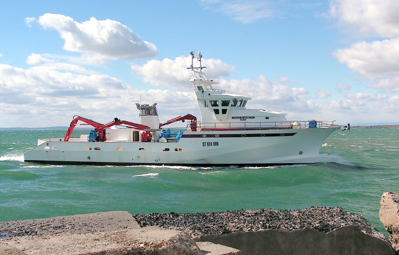 Tuna seiner commercial fishing vessel - VILLE D'AGDE IV - MARTINEZ ...