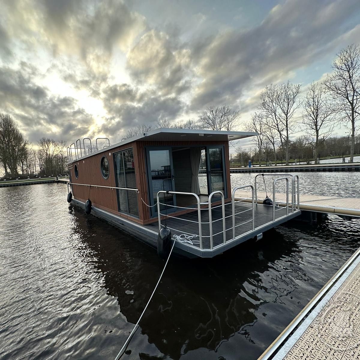 Outboard houseboat - Eco36 - HOUSEBOAT - LPG / aluminum / HDPE