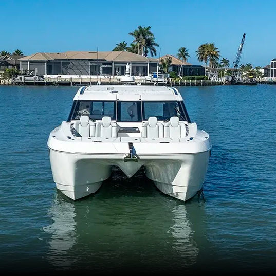 Catamaran express cruiser - 42 Coupe - AQUILA POWER CATAMARANS ...