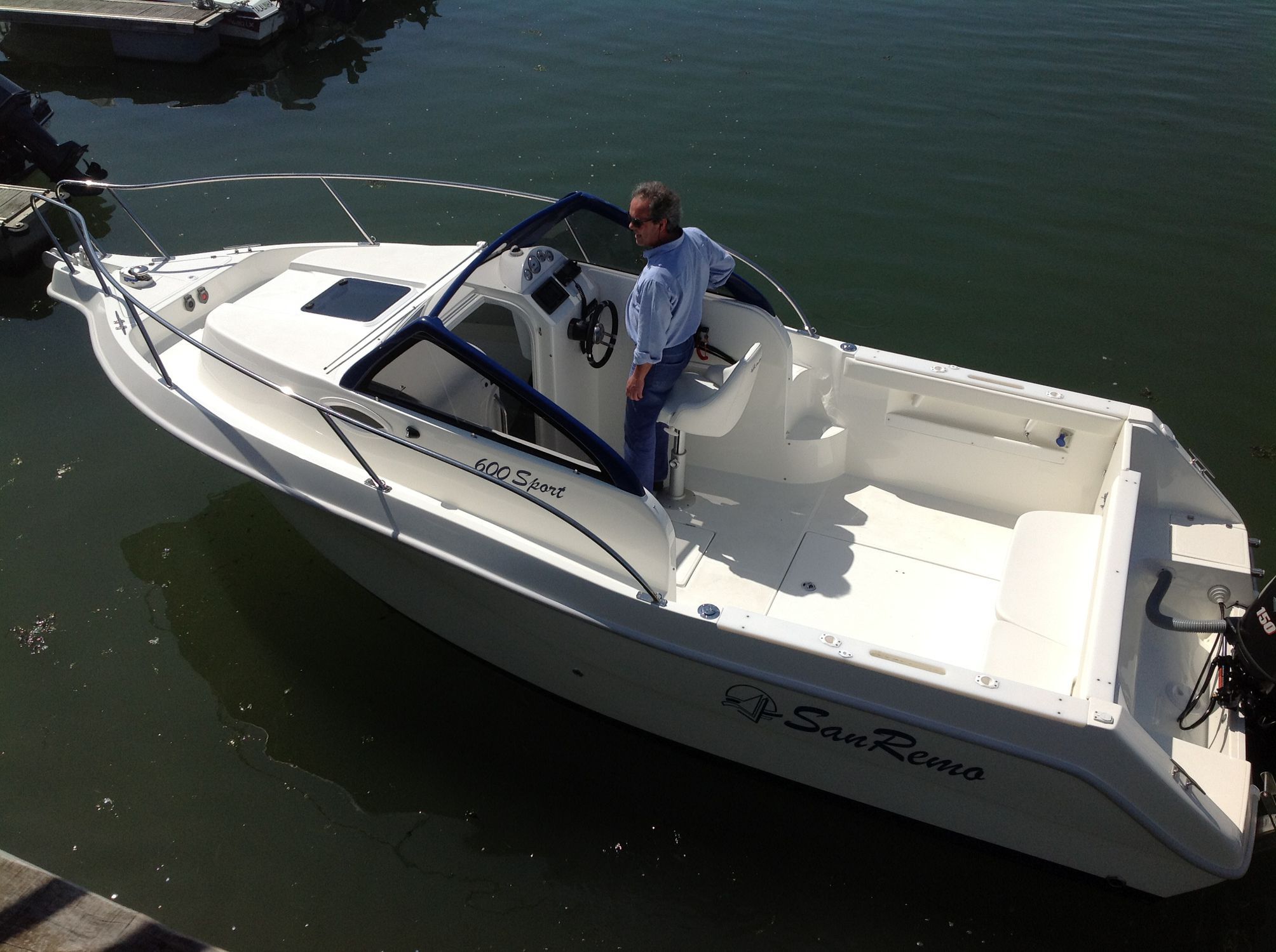 Outboard day cruiser - 635 Sport - San Remo Boats