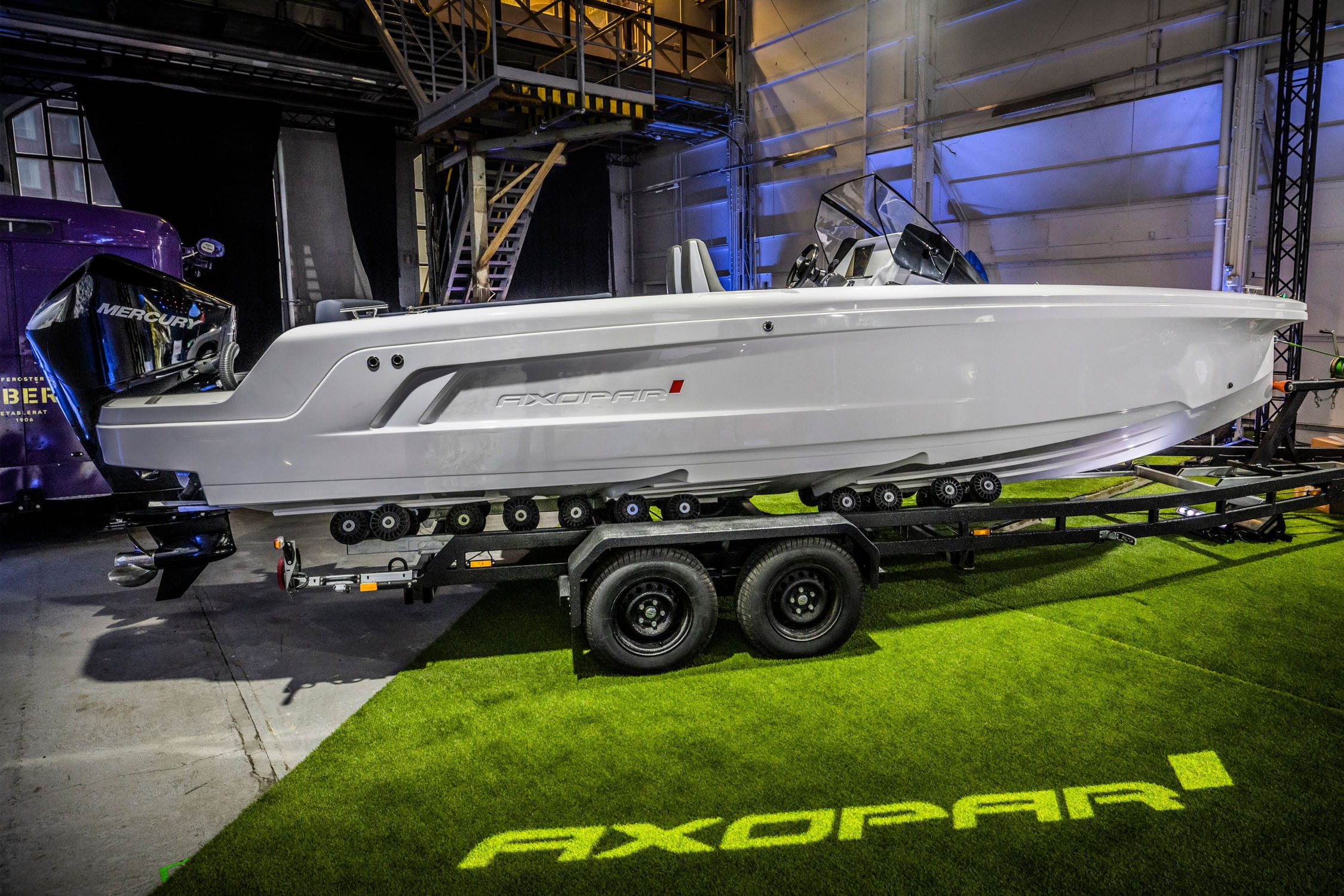 Outboard center console boat - 22 Spyder - Axopar Boats Oy - 7-person ...