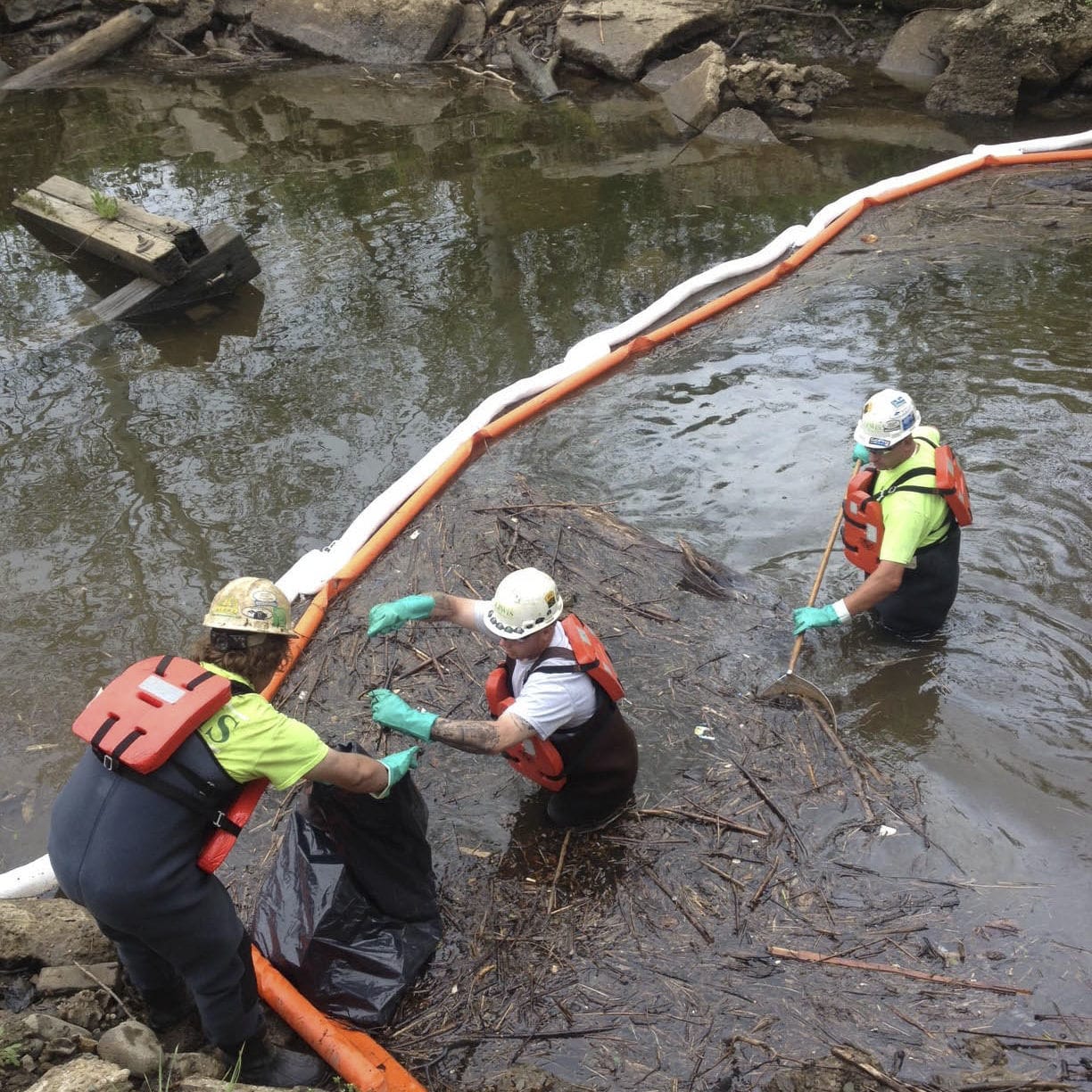 Containment boom - RESPONSE - Parker Systems Inc. - floating ...
