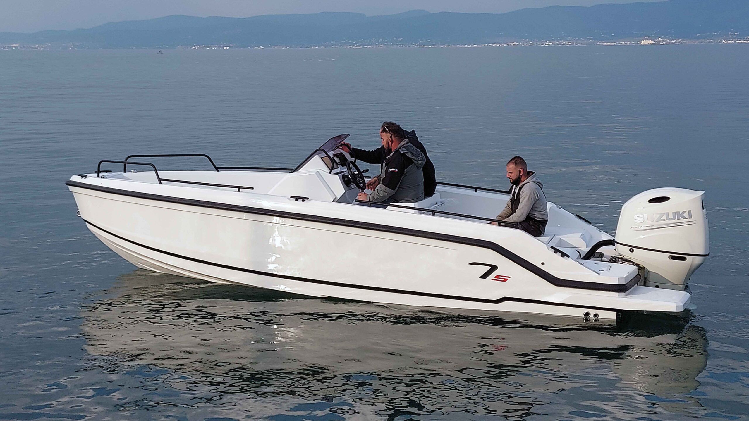 Outboard center console boat - 7s - Compass Boats - 8-person max. / sundeck