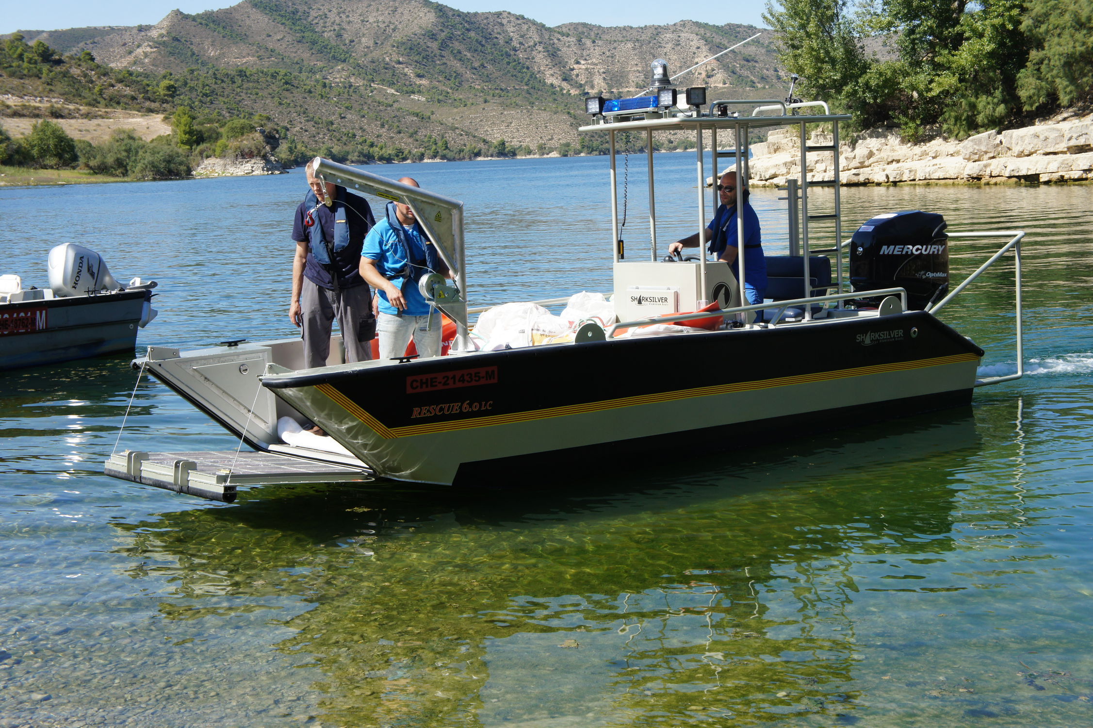 Professional rescue boat - 6.0 LC - SHARKSILVER ALUMINIUM BOATS ...
