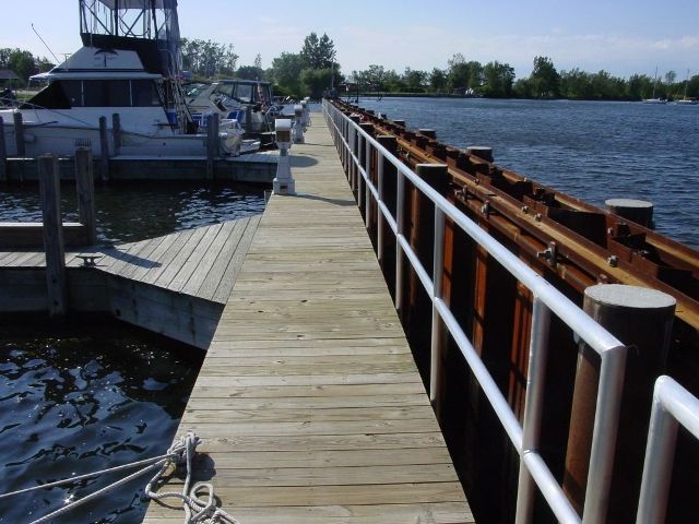 Dock handrail - Ravens Marine