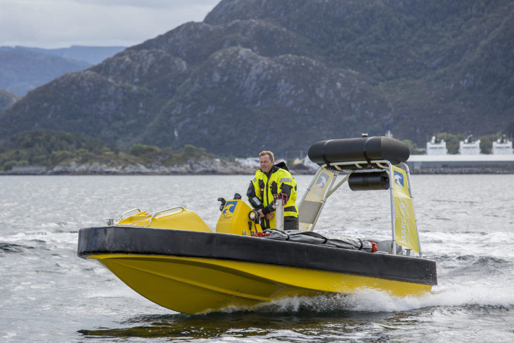 Rescue boat professional boat - RB 550 - Mare Safety AS - outboard