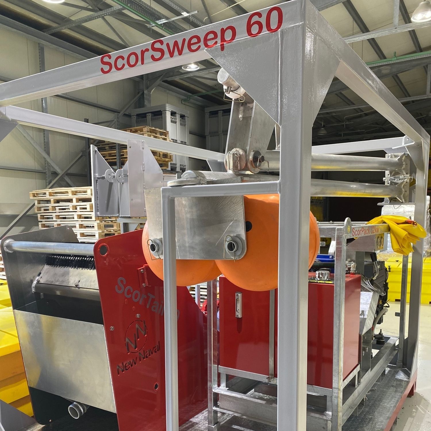 Oil skimmer with sweeping arm - ScorSweep 60 - New Naval Ltd.