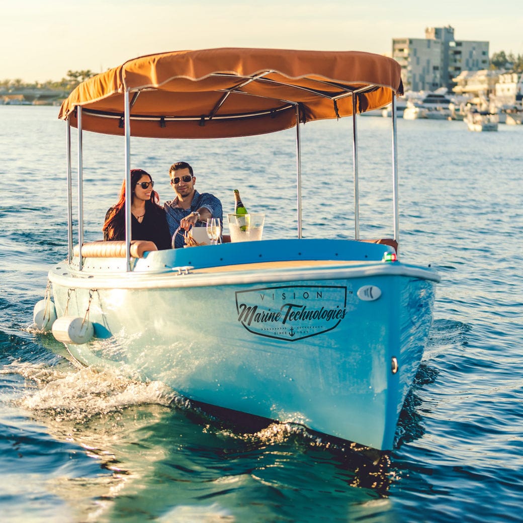 Electric center console boat - Fantail 217 - Vision Marine Technologies ...