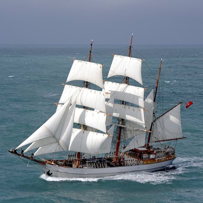 Sailboat yard - WoodSpars - wooden / square rig