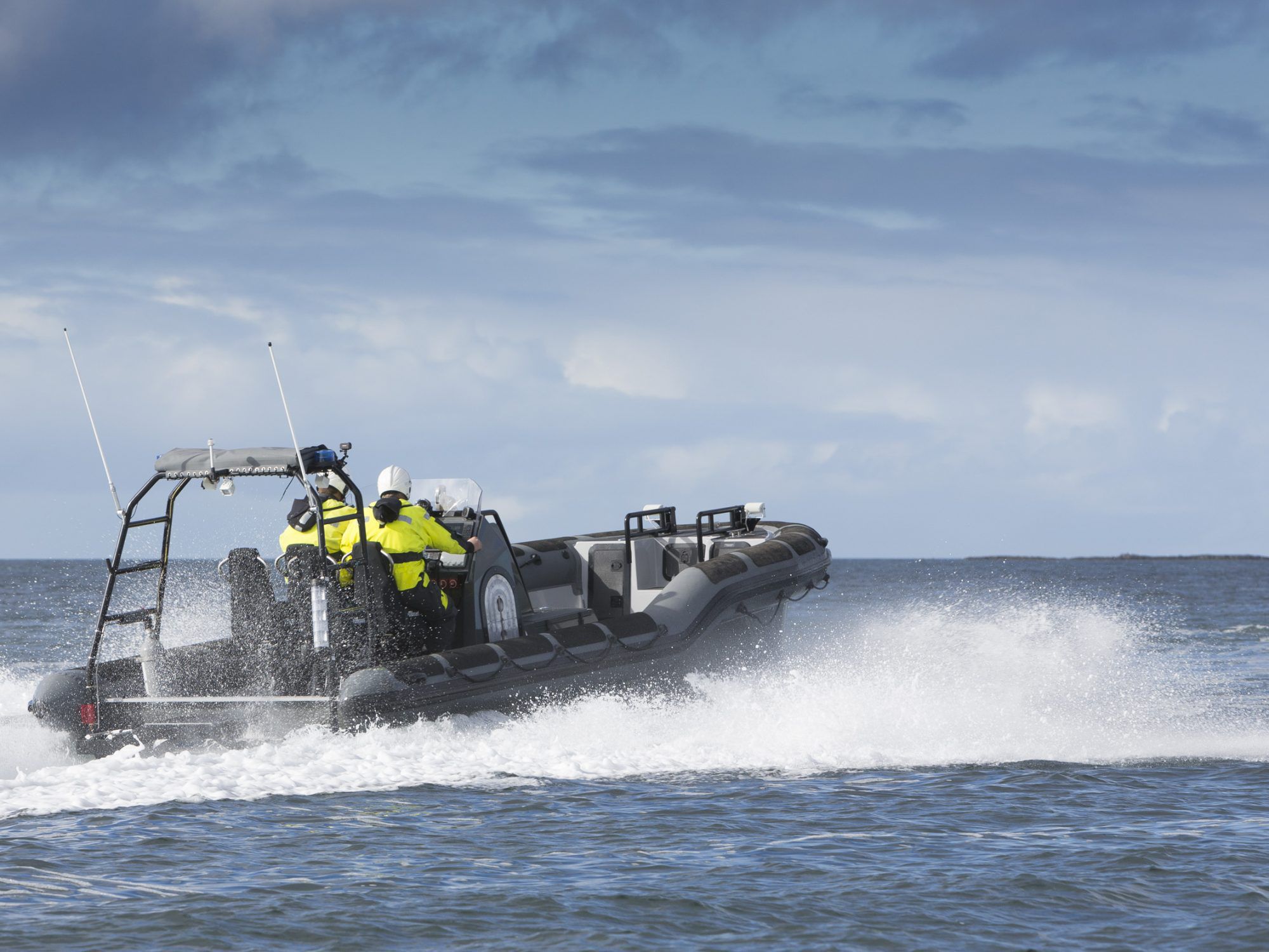 Patrol boat - Flengur 850 - Rafnar ehf - inboard waterjet / outboard ...