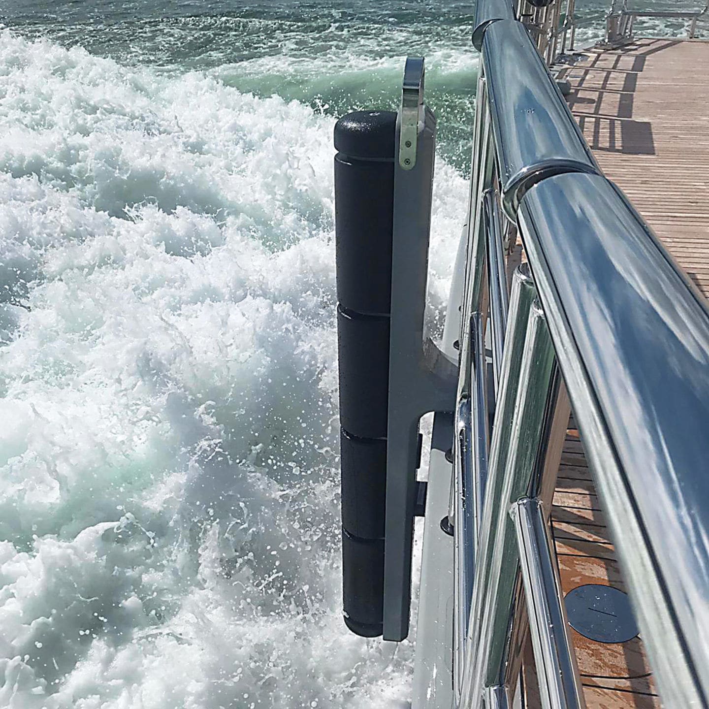 Yacht fender - X-Quip - for boat / tender / cylindrical