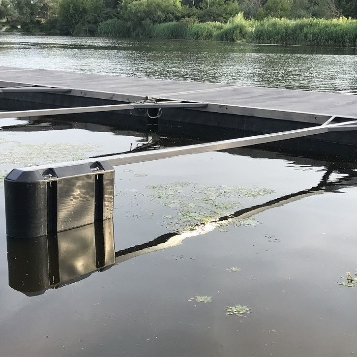 Galvanised steel dock finger - UHP - wood