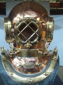 Professional diving helmet - 59027D - DESCO Corporation