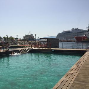 Floating swimming pool - BLUET FLOATING SOLUTIONS - heated