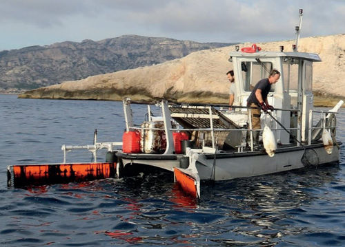 Work boat - Waste Cleaner 83 - Efinor Sea Cleaner - work barge / oil ...